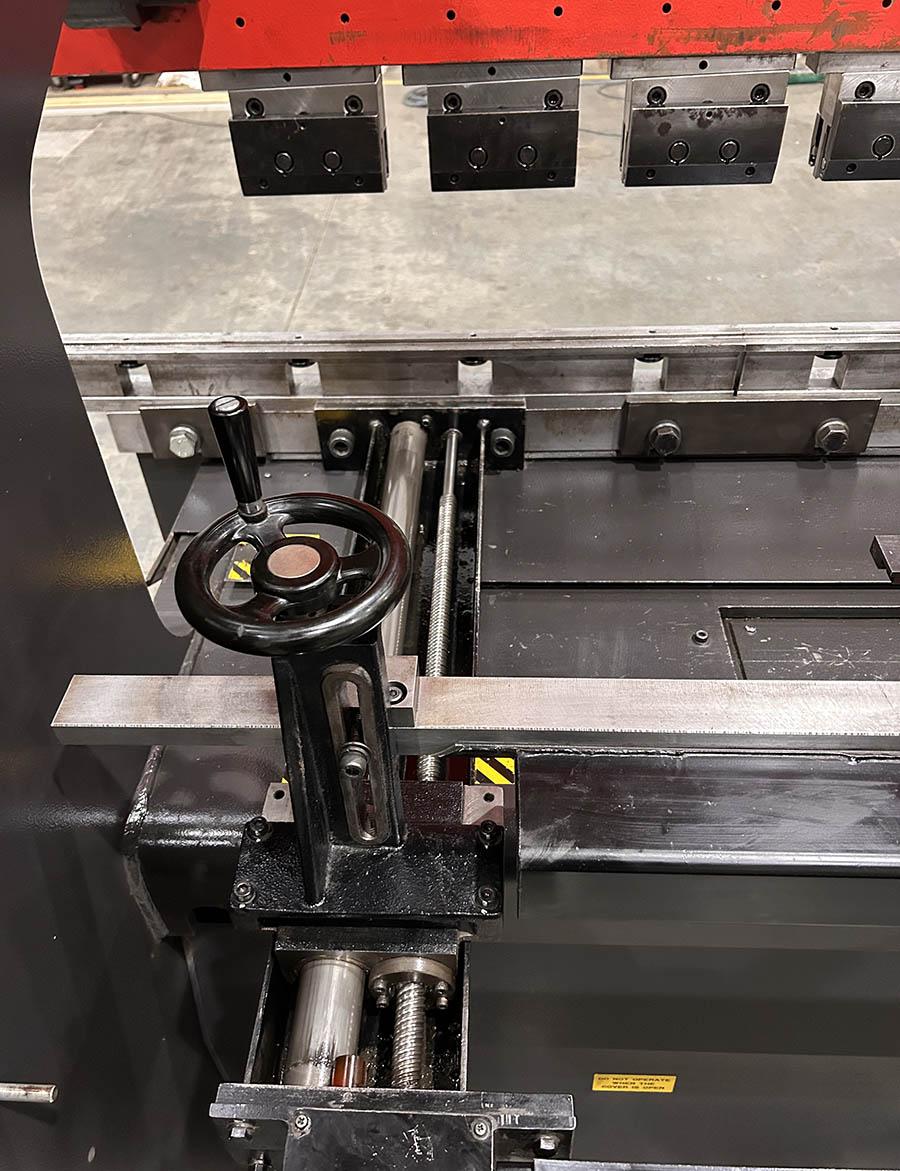 80 Ton x 8' Amada Press Brake | Gladwin Machinery