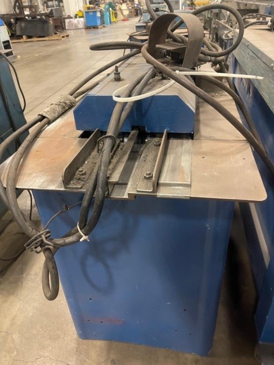 22 Ga. Lockformer 8900 Cleatformer | Gladwin Machinery