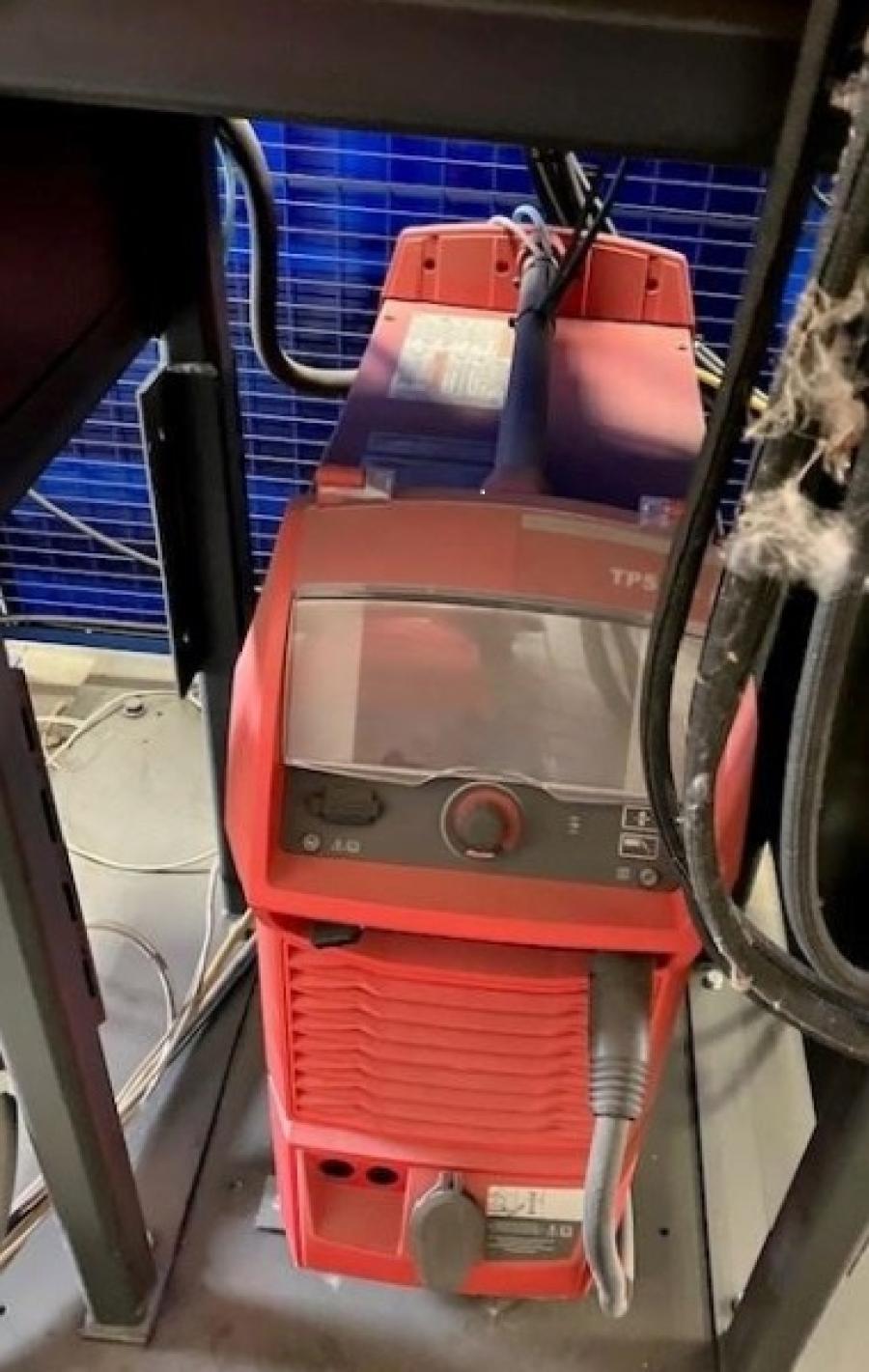 YASKAWA MOTOMAN AR3120 WELDING ROBOT | Gladwin Machinery